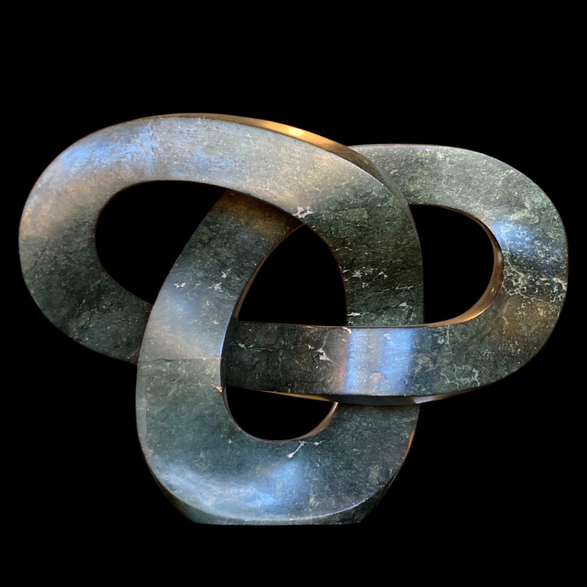 Victor Matafi Infinity Loop – Hayles